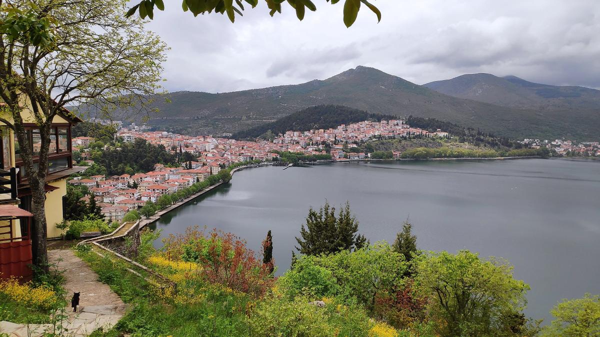 Καστοριά, αξιοθέατα ανάμεσα σε βουνά και την λίμνη | taxidologio